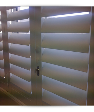 Blinds & Shutter Man